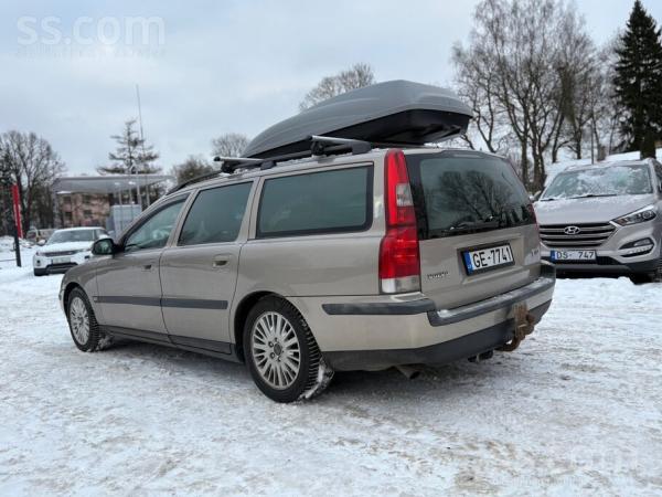 Brown Volvo V70 2002 in Riga, with an engine capacity of 2.40 L and mileage of 0 thousand km for 1550 €, photo 3 on AUTOMOTO.COM.LV