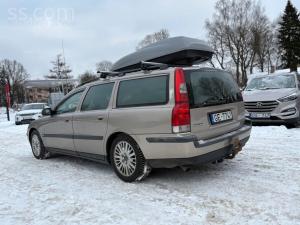 Brown Volvo V70 2002 in Riga, with an engine capacity of 2.40 L and mileage of 0 thousand km for 1550 €, photo 3 on AUTOMOTO.COM.LV