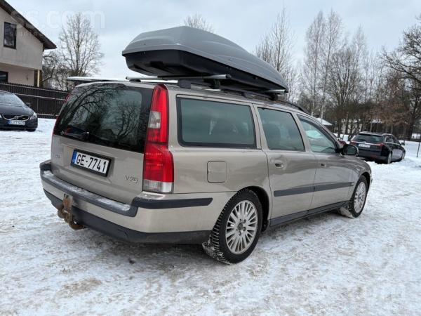 Brown Volvo V70 2002 in Riga, with an engine capacity of 2.40 L and mileage of 0 thousand km for 1550 €, photo 4 on AUTOMOTO.COM.LV