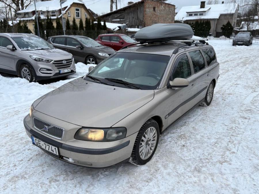 Brown Volvo V70 2002 in Riga, with an engine capacity of 2.40 L and mileage of 0 thousand km for 1550 €, photo 6 on AUTOMOTO.COM.LV