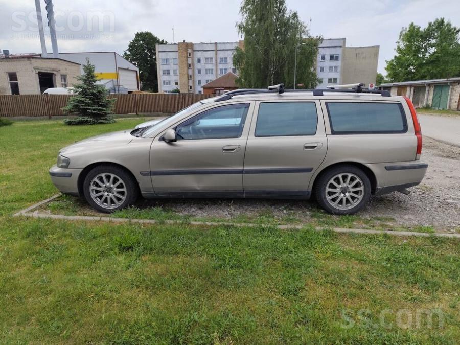 Brūns Volvo V70 2002 Liepāja, ar dzinēja tilpumu 2.40 L un nobraukumu 360 tūkst. km par 656 €, foto 3 vietnē AUTOMOTO.COM.LV