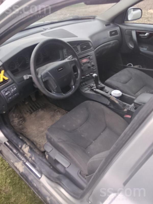 Коричневый Вольво В70 2002 в Балви, объемом двигателя 2.40 л и пробегом 319 тыс. км за 550 €, фото 6 на AUTOMOTO.COM.LV