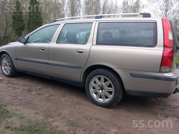 Brown Volvo V70 2003 in Aizkraukle, with an engine capacity of 2.40 L and mileage of 520 thousand km for 2600 €, photo 2 on AUTOMOTO.COM.LV