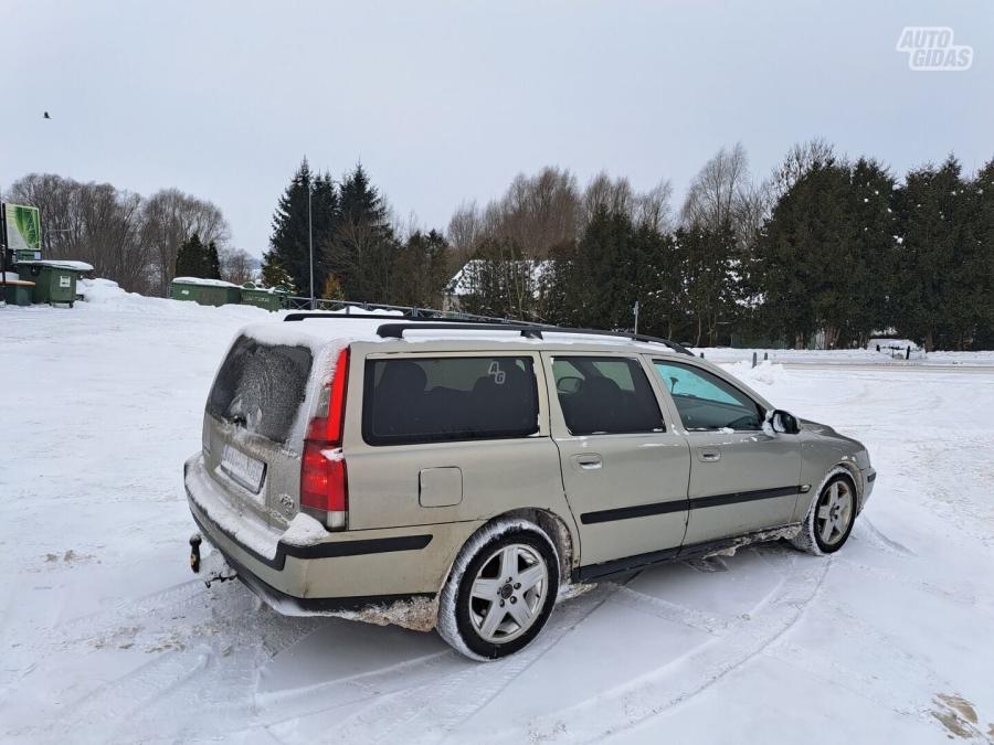 Brūns Volvo V70 2003 Šilutė, ar dzinēja tilpumu 2.40 L un nobraukumu 45 tūkst. km par 1150 €, foto 4 vietnē AUTOMOTO.COM.LV