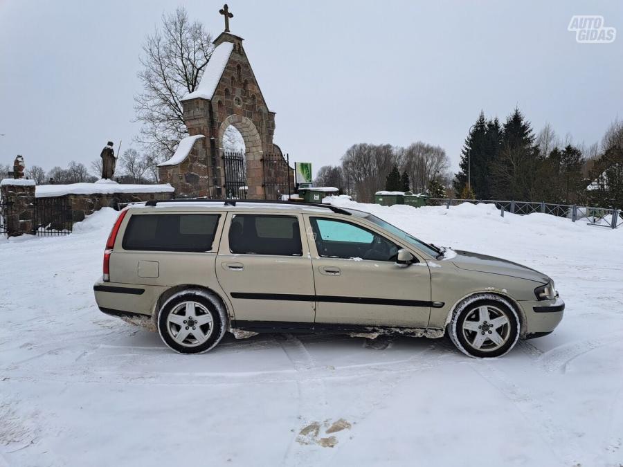 Brūns Volvo V70 2003 Šilutė, ar dzinēja tilpumu 2.40 L un nobraukumu 45 tūkst. km par 1150 €, foto 5 vietnē AUTOMOTO.COM.LV