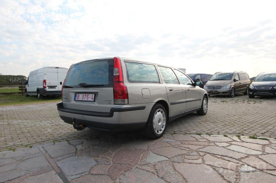 Brown Volvo V70 2003 in Liepaja, with an engine capacity of 2.40 L and mileage of 436 thousand km for 2700 €, photo 5 on AUTOMOTO.COM.LV