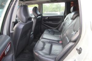 Brown Volvo V70 2003 in Liepaja, with an engine capacity of 2.40 L and mileage of 436 thousand km for 2700 €, photo 9 on AUTOMOTO.COM.LV