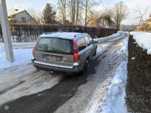 Brūns Volvo V70 2004 Viļņa, ar dzinēja tilpumu 2.44 L un nobraukumu 474 tūkst. km par 950 €, foto 4 vietnē AUTOMOTO.COM.LV