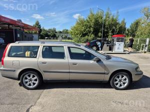 Brown Volvo V70 2004 in Daugavpils, with an engine capacity of 2.40 L and mileage of 347 thousand km for 1500 €, photo 3 on AUTOMOTO.COM.LV