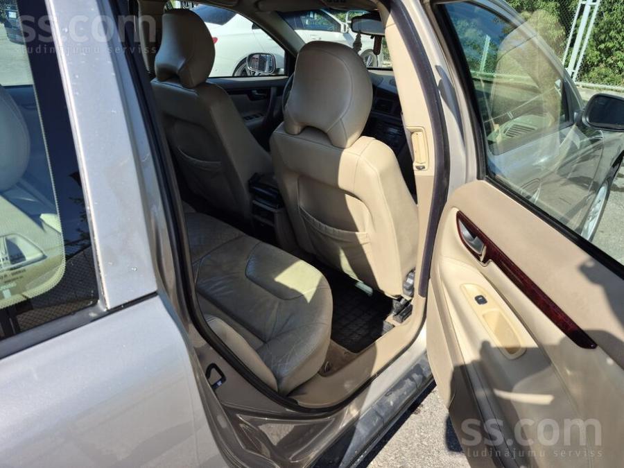 Brown Volvo V70 2004 in Daugavpils, with an engine capacity of 2.40 L and mileage of 347 thousand km for 1500 €, photo 9 on AUTOMOTO.COM.LV