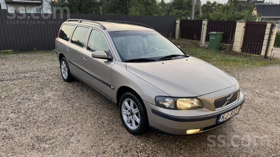 Brūns Volvo V70 2004 Rēzekne, ar dzinēja tilpumu 2.40 L un nobraukumu 347 tūkst. km par 1850 €, foto 7 vietnē AUTOMOTO.COM.LV