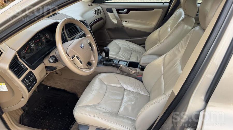 Brūns Volvo V70 2004 Rēzekne, ar dzinēja tilpumu 2.40 L un nobraukumu 347 tūkst. km par 1850 €, foto 8 vietnē AUTOMOTO.COM.LV