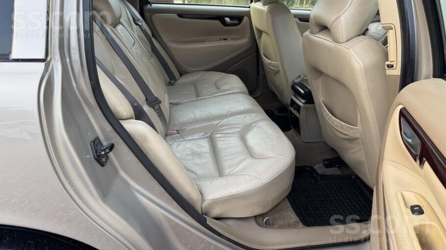 Brūns Volvo V70 2004 Rēzekne, ar dzinēja tilpumu 2.40 L un nobraukumu 347 tūkst. km par 1850 €, foto 11 vietnē AUTOMOTO.COM.LV