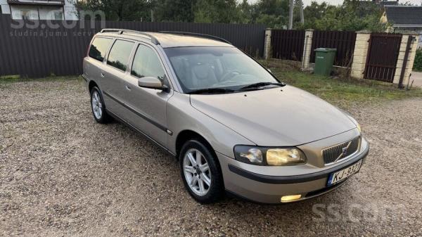 Brown Volvo V70 2004 in Rezekne, with an engine capacity of 2.40 L and mileage of 347 thousand km for 1850 €, photo 7 on AUTOMOTO.COM.LV