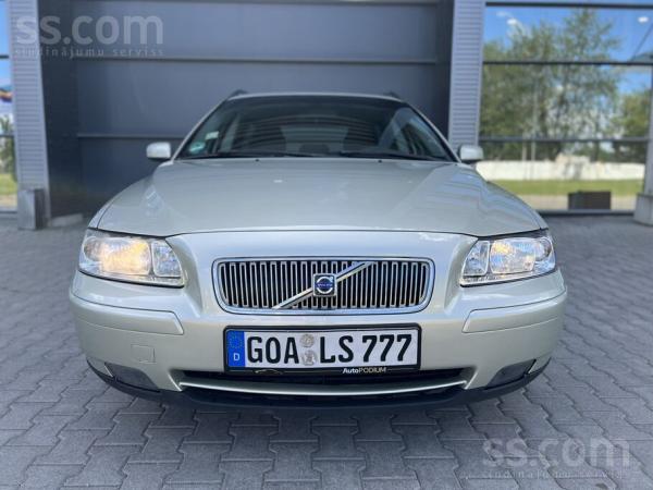 Brown Volvo V70 2005 in Jekabpils, with an engine capacity of 2.40 L and mileage of 490 thousand km for 2550 €, photo 4 on AUTOMOTO.COM.LV