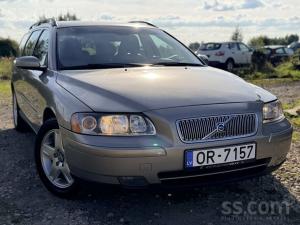 Brown Volvo V70 2005 in Riga, with an engine capacity of 2.40 L and mileage of 257 thousand km for 3995 €, photo  on AUTOMOTO.COM.LV