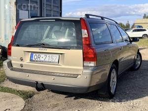 Brūns Volvo V70 2005 Rīga, ar dzinēja tilpumu 2.40 L un nobraukumu 257 tūkst. km par 3995 €, foto 5 vietnē AUTOMOTO.COM.LV