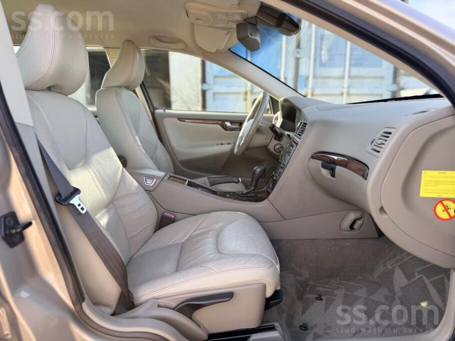 Brūns Volvo V70 2005 Rīga, ar dzinēja tilpumu 2.40 L un nobraukumu 257 tūkst. km par 3995 €, foto 15 vietnē AUTOMOTO.COM.LV