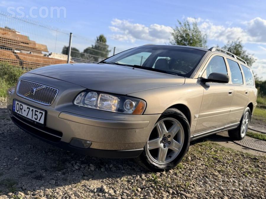 Brūns Volvo V70 2005 Rīga, ar dzinēja tilpumu 2.40 L un nobraukumu 257 tūkst. km par 3995 €, foto 19 vietnē AUTOMOTO.COM.LV