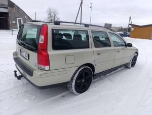 Brown Volvo V70 2006 in Utena, with an engine capacity of 2.40 L and mileage of 412 thousand km for 2600 €, photo 3 on AUTOMOTO.COM.LV