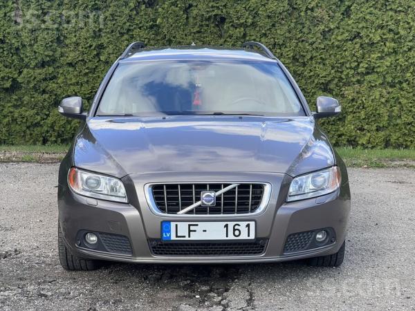 Brown Volvo V70 2007 in Aluksne, with an engine capacity of 2.40 L and mileage of 263 thousand km for 3690 €, photo 3 on AUTOMOTO.COM.LV