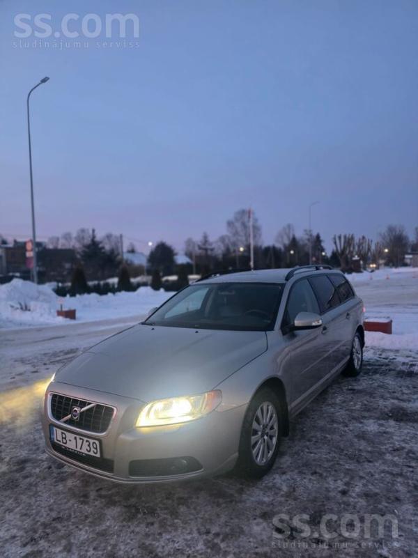 Brūns Volvo V70 2007 Rīga, ar dzinēja tilpumu 2.40 L un nobraukumu 420 tūkst. km par 3200 €, foto 2 vietnē AUTOMOTO.COM.LV