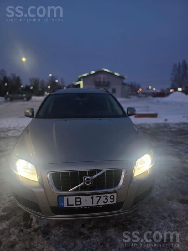 Brūns Volvo V70 2007 Rīga, ar dzinēja tilpumu 2.40 L un nobraukumu 420 tūkst. km par 3200 €, foto 7 vietnē AUTOMOTO.COM.LV