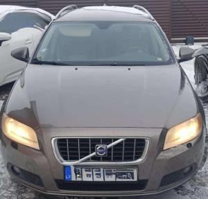 Brūns Volvo V70 2007 Alīta, ar dzinēja tilpumu 2.52 L un nobraukumu 372 tūkst. km par 2000 €, foto  vietnē AUTOMOTO.COM.LV