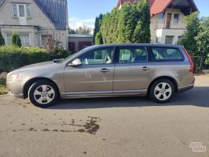 Brown Volvo V70 2007 in Vilnius, with an engine capacity of 2.40 L and mileage of 330 thousand km for 3750 €, photo 4 on AUTOMOTO.COM.LV