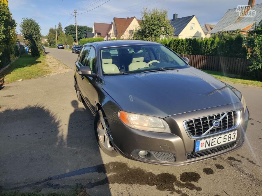 Brown Volvo V70 2007 in Vilnius, with an engine capacity of 2.40 L and mileage of 330 thousand km for 3750 €, photo 11 on AUTOMOTO.COM.LV