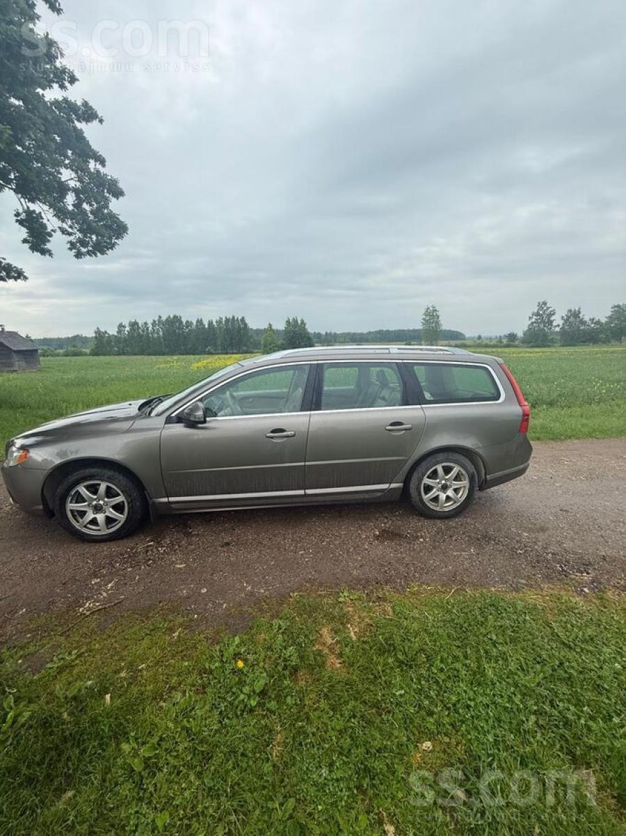 Brūns Volvo V70 2007 Daugavpils, ar dzinēja tilpumu 2.40 L un nobraukumu 323 tūkst. km par 4250 €, foto 1 vietnē AUTOMOTO.COM.LV