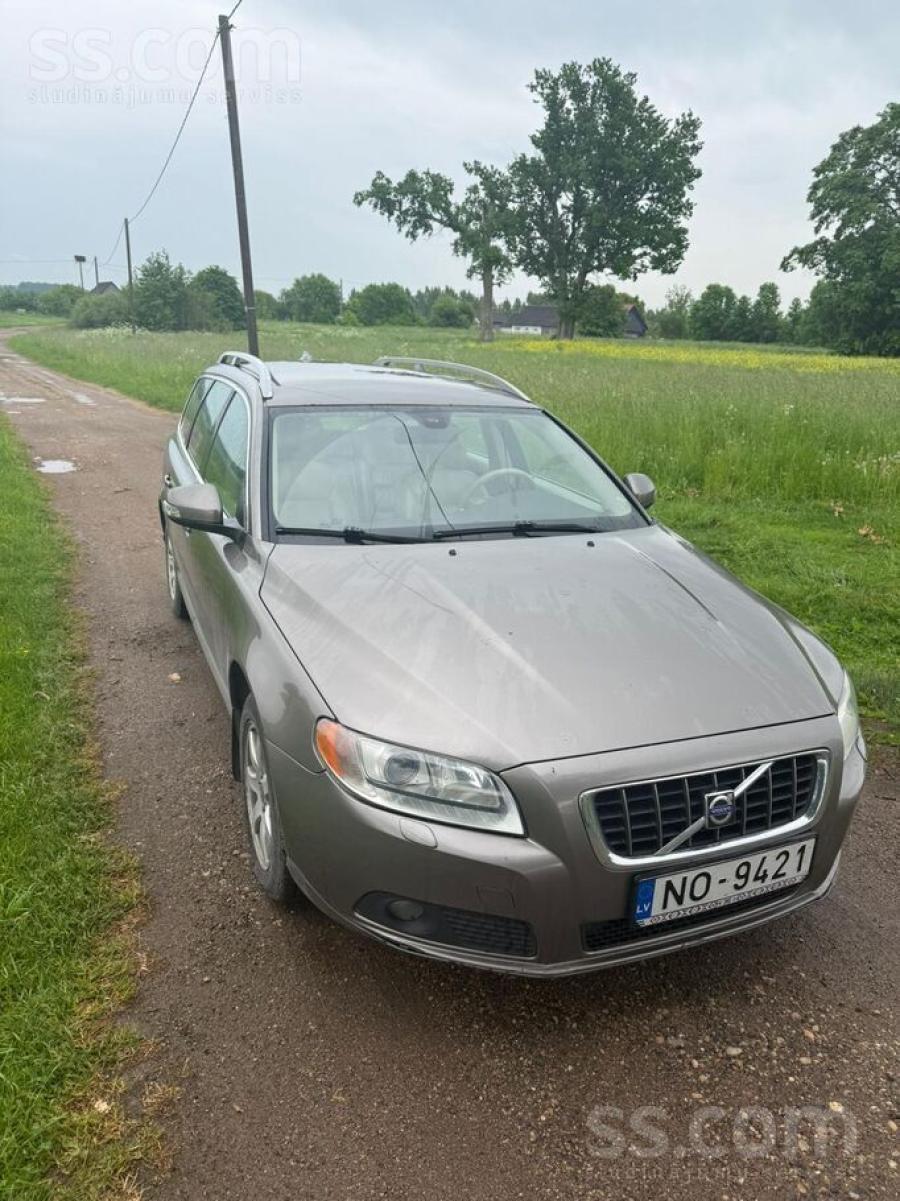 Brūns Volvo V70 2007 Daugavpils, ar dzinēja tilpumu 2.40 L un nobraukumu 323 tūkst. km par 4250 €, foto 3 vietnē AUTOMOTO.COM.LV