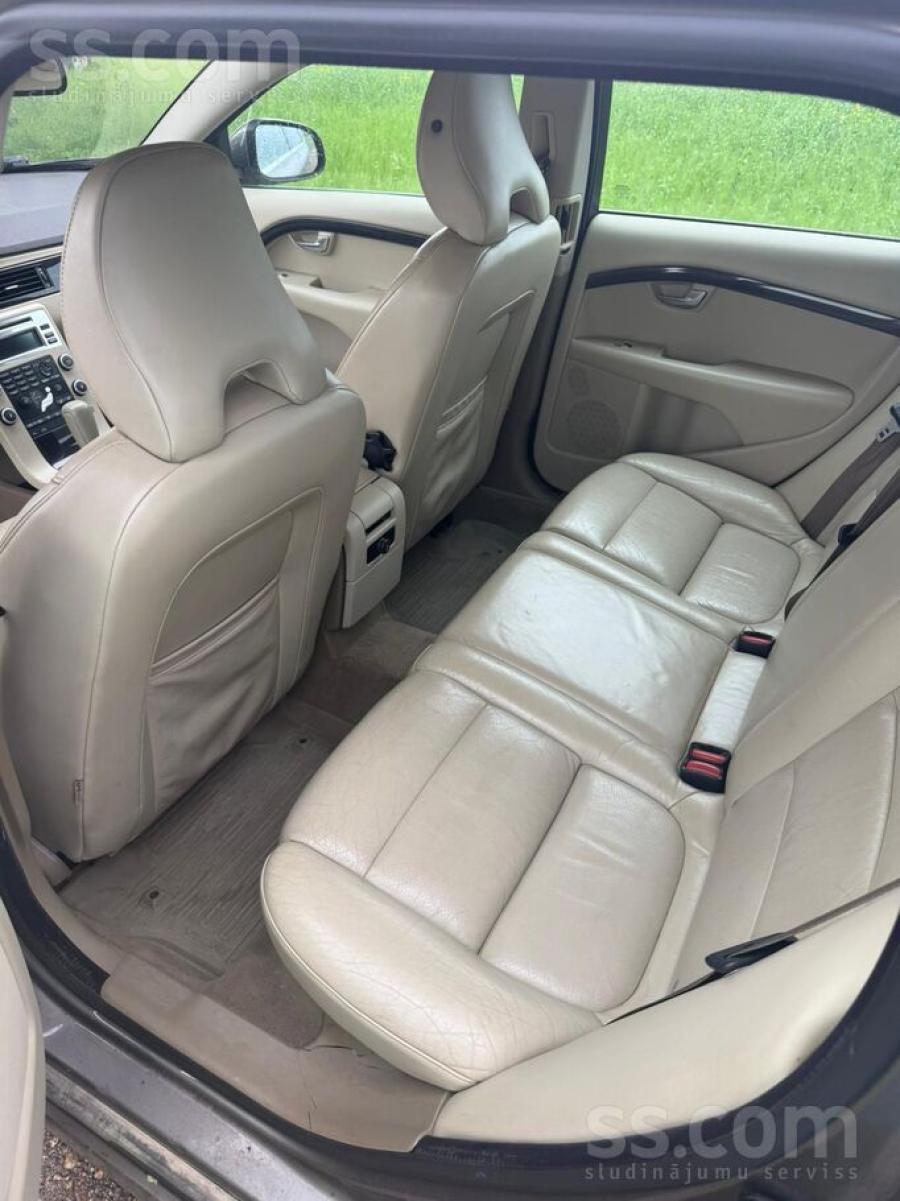 Brūns Volvo V70 2007 Daugavpils, ar dzinēja tilpumu 2.40 L un nobraukumu 323 tūkst. km par 4250 €, foto 6 vietnē AUTOMOTO.COM.LV