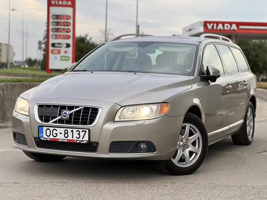 Brown Volvo V70 2007 in Jekabpils, with an engine capacity of 2.40 L and mileage of 136 thousand km for 5990 €, photo 1 on AUTOMOTO.COM.LV