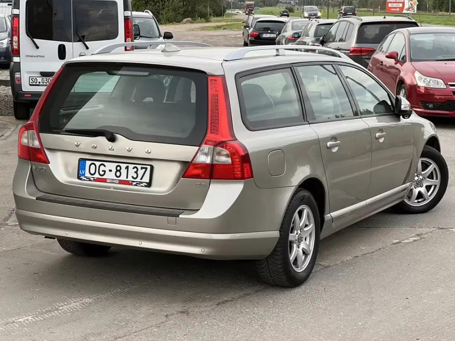 Brown Volvo V70 2007 in Jekabpils, with an engine capacity of 2.40 L and mileage of 136 thousand km for 5990 €, photo 3 on AUTOMOTO.COM.LV