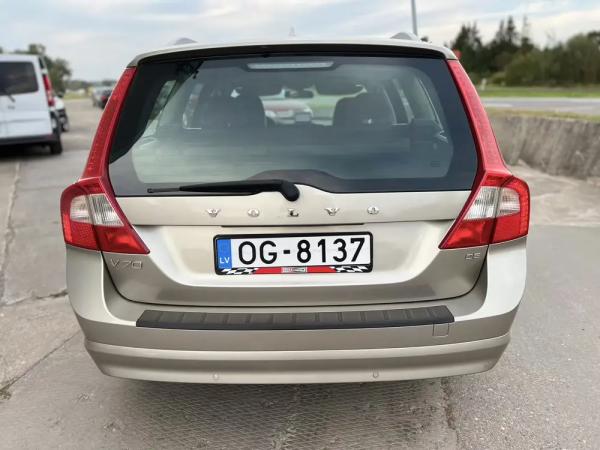 Brūns Volvo V70 2007 Jēkabpils, ar dzinēja tilpumu 2.40 L un nobraukumu 136 tūkst. km par 5990 €, foto 9 vietnē AUTOMOTO.COM.LV