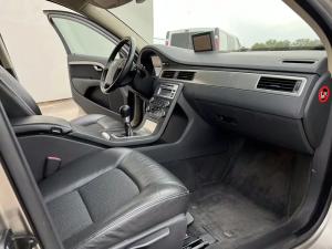 Brown Volvo V70 2007 in Jekabpils, with an engine capacity of 2.40 L and mileage of 136 thousand km for 5990 €, photo 11 on AUTOMOTO.COM.LV