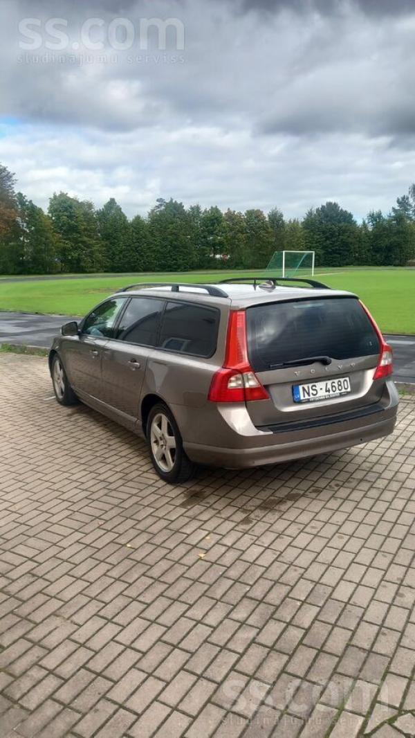 Brūns Volvo V70 2007 Saldus, ar dzinēja tilpumu 2.40 L un nobraukumu 275 tūkst. km par 2800 €, foto 3 vietnē AUTOMOTO.COM.LV