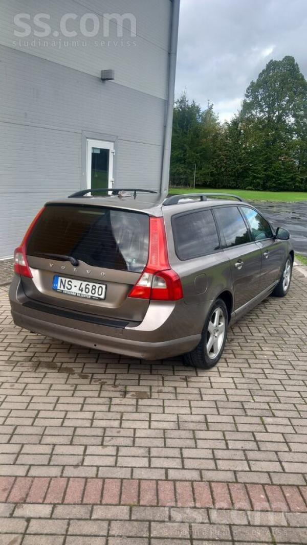 Brūns Volvo V70 2007 Saldus, ar dzinēja tilpumu 2.40 L un nobraukumu 275 tūkst. km par 2800 €, foto 5 vietnē AUTOMOTO.COM.LV