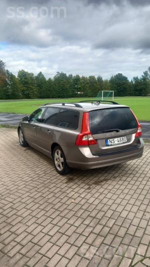 Brūns Volvo V70 2007 Saldus, ar dzinēja tilpumu 2.40 L un nobraukumu 275 tūkst. km par 2800 €, foto 5 vietnē AUTOMOTO.COM.LV