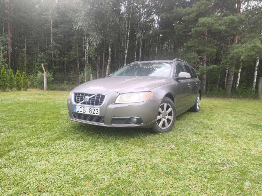Brūns Volvo V70 2007 Kauņa, ar dzinēja tilpumu 2.52 L un nobraukumu 326 tūkst. km par 3800 €, foto 1 vietnē AUTOMOTO.COM.LV