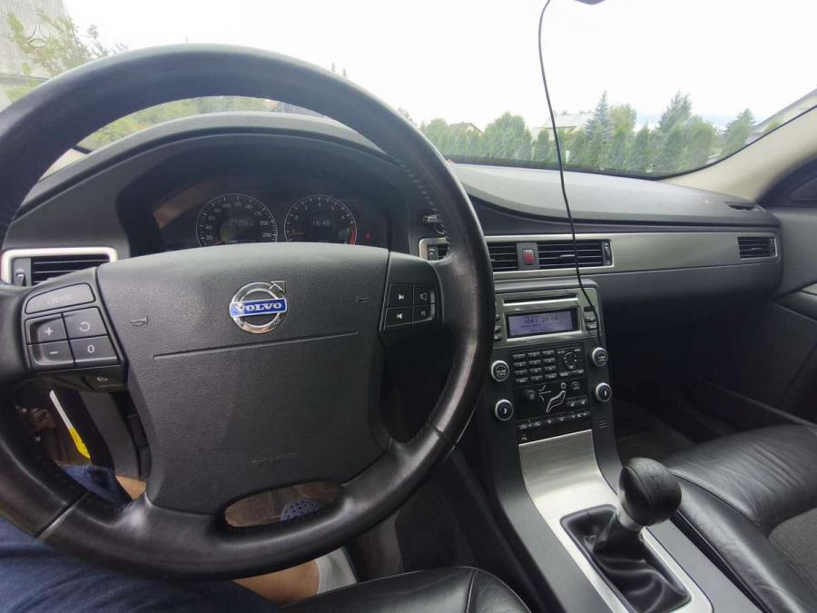 Brūns Volvo V70 2007 Kauņa, ar dzinēja tilpumu 2.52 L un nobraukumu 326 tūkst. km par 3800 €, foto 3 vietnē AUTOMOTO.COM.LV