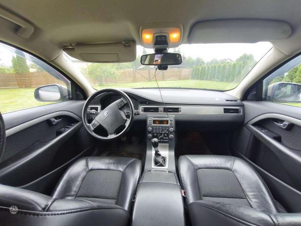 Brown Volvo V70 2007 in Kaunas, with an engine capacity of 2.52 L and mileage of 326 thousand km for 3800 €, photo 6 on AUTOMOTO.COM.LV