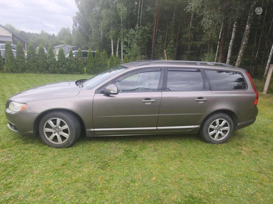 Brūns Volvo V70 2007 Kauņa, ar dzinēja tilpumu 2.52 L un nobraukumu 326 tūkst. km par 3800 €, foto 14 vietnē AUTOMOTO.COM.LV