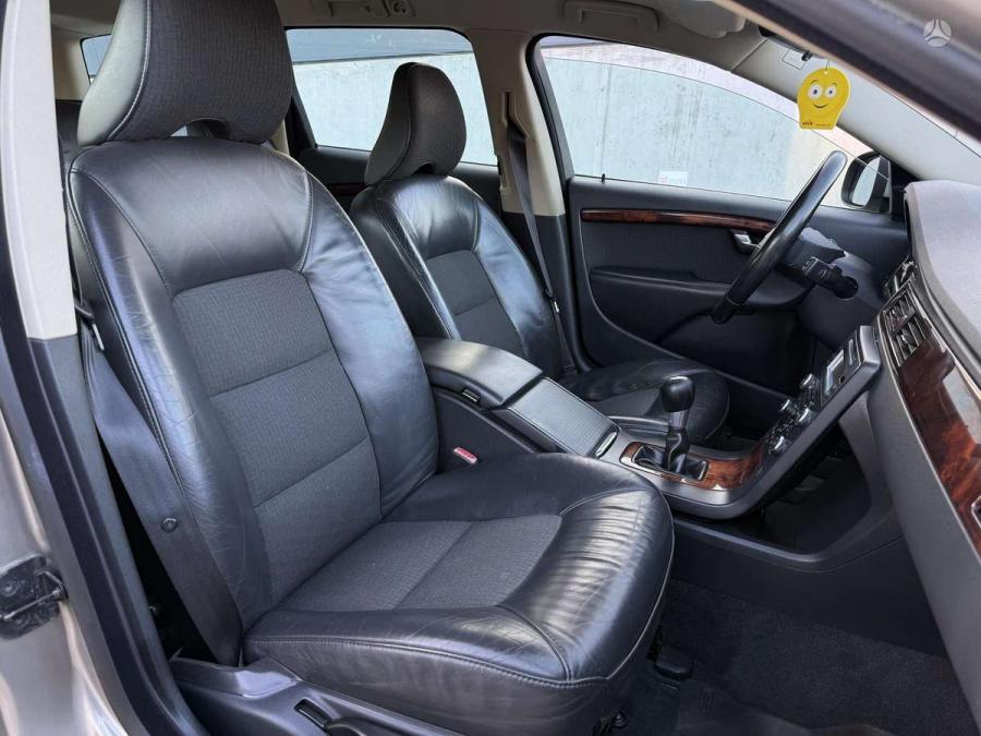 Brūns Volvo V70 2007 Kauņa, ar dzinēja tilpumu 2.40 L un nobraukumu 322 tūkst. km par 2950 €, foto 24 vietnē AUTOMOTO.COM.LV