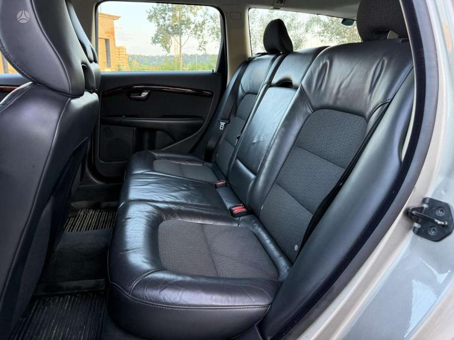 Brūns Volvo V70 2007 Kauņa, ar dzinēja tilpumu 2.40 L un nobraukumu 322 tūkst. km par 2950 €, foto 27 vietnē AUTOMOTO.COM.LV