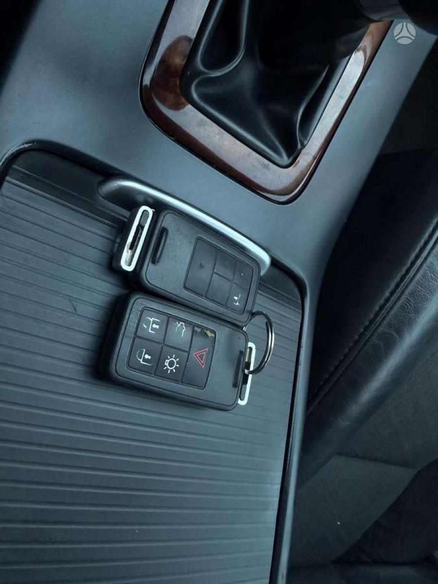 Brūns Volvo V70 2007 Kauņa, ar dzinēja tilpumu 2.40 L un nobraukumu 322 tūkst. km par 2950 €, foto 32 vietnē AUTOMOTO.COM.LV