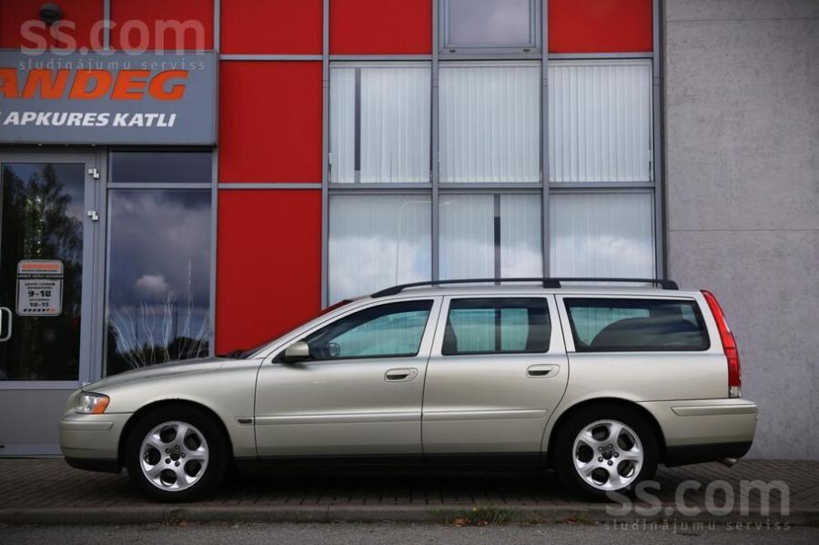 Brown Volvo V70 2007 in Riga, with an engine capacity of 2.40 L and mileage of 435 thousand km for 2495 €, photo 3 on AUTOMOTO.COM.LV