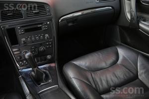 Brown Volvo V70 2007 in Riga, with an engine capacity of 2.40 L and mileage of 435 thousand km for 2495 €, photo 9 on AUTOMOTO.COM.LV