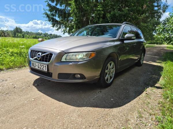 Brown Volvo V70 2007 in Ogre, with an engine capacity of 2.40 L and mileage of 290 thousand km for 3900 €, photo 1 on AUTOMOTO.COM.LV